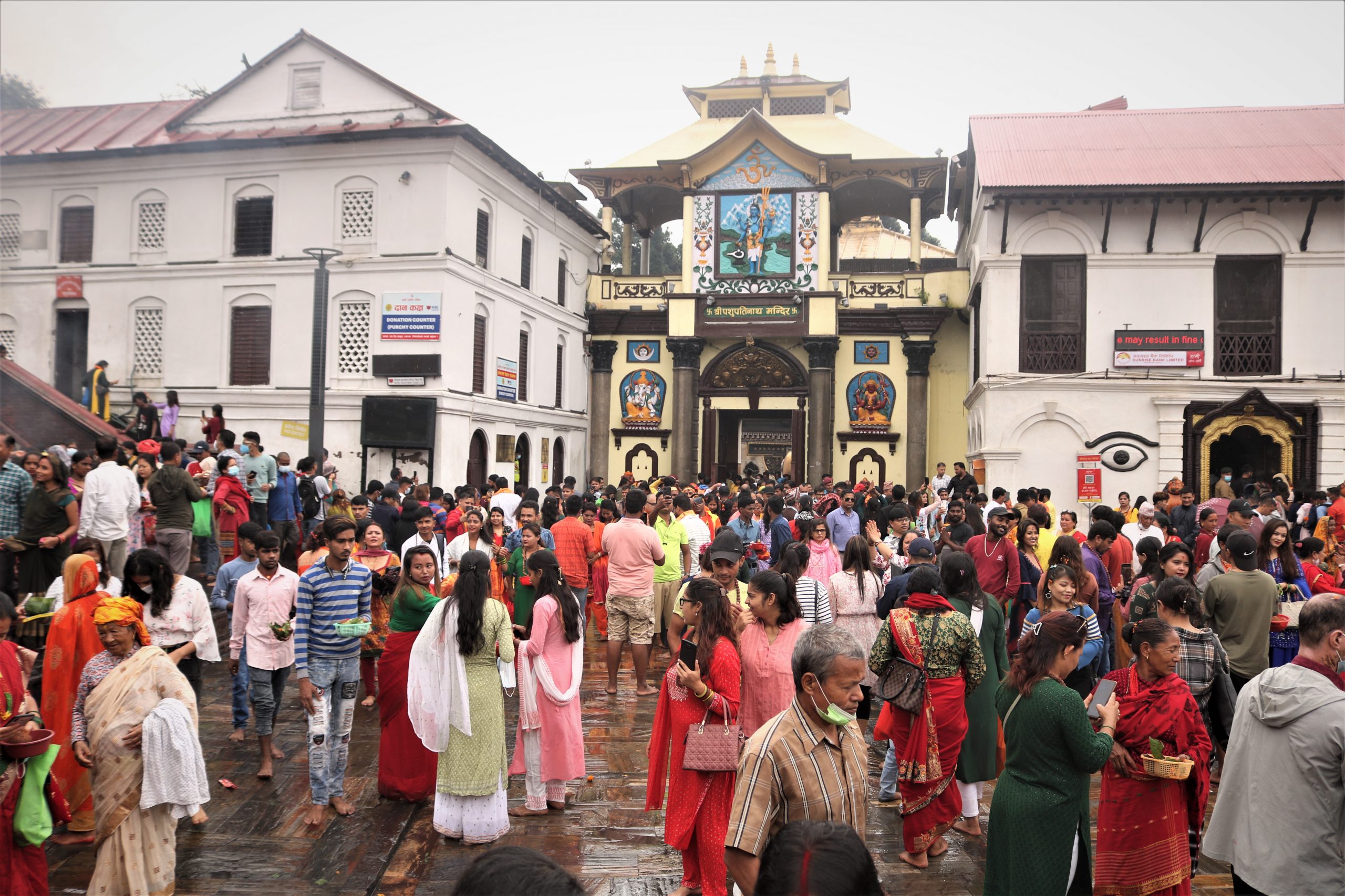 शिवालयमा भक्तजनको भीड