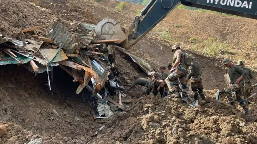 पहिरोमा परी बाइसको मृत्यु, बाउन्न जना बेपत्ता